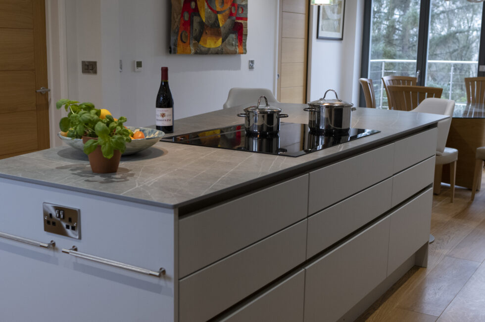 Beautiful Contemporary Design in Exeter – Ashgrove Kitchens